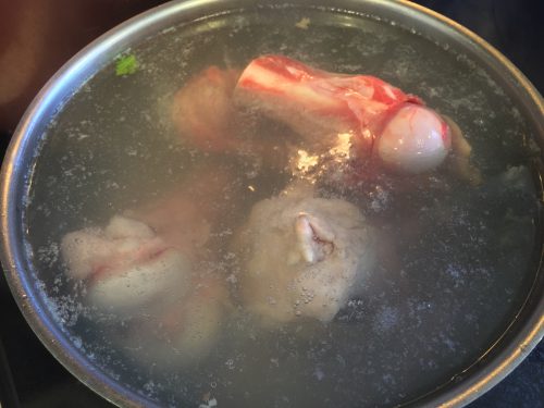Essential Stock: Pork Bones | La Vie Partagée