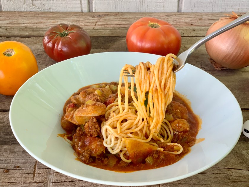 Mom’s Superghetti / Easy Spaghetti with Sausage and Meat Sauce | La Vie ...